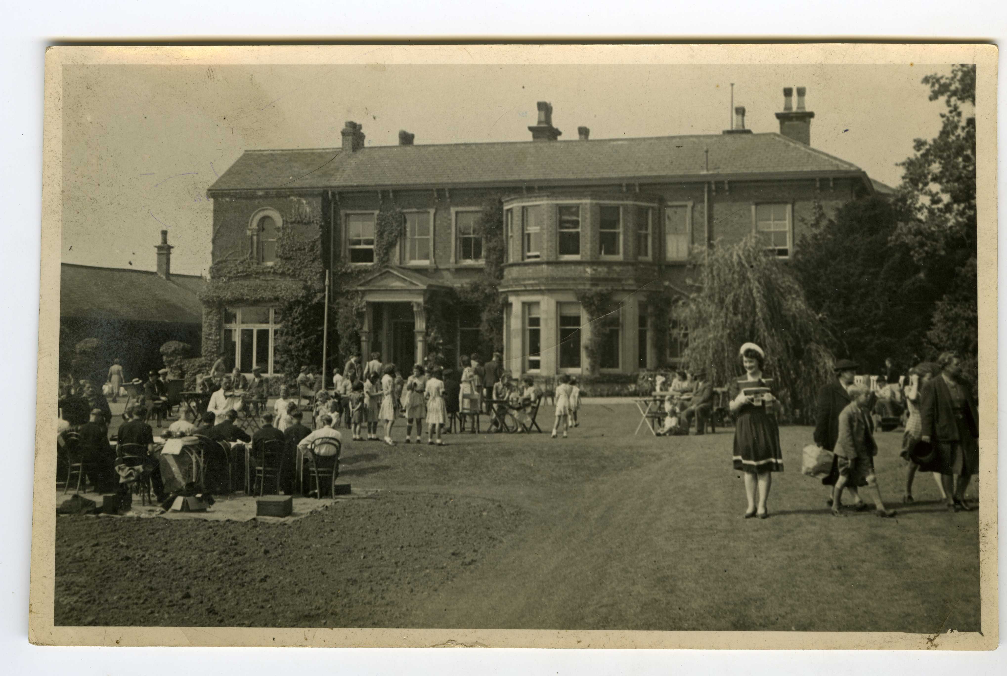 Garden party in the grounds of Melmerby Hall, Ripon, Yorkshire. – NI ...